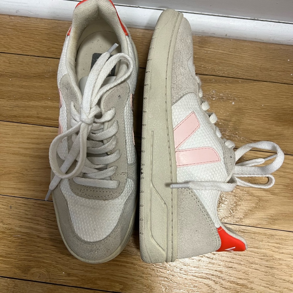 Vejas With Suede, Mesh And Pink Details (Size 36) - Gem